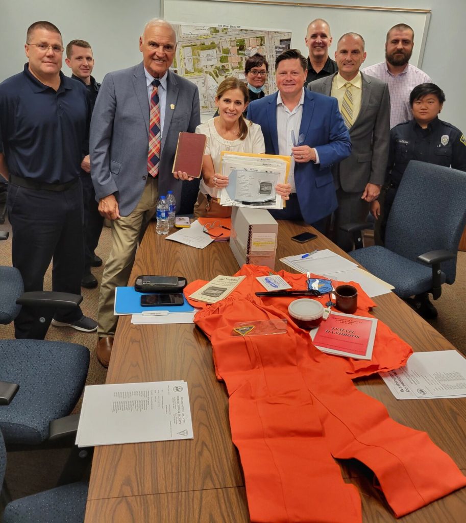 Time capsule opened from 1996 Washington Co. jail dedication - Herald ...